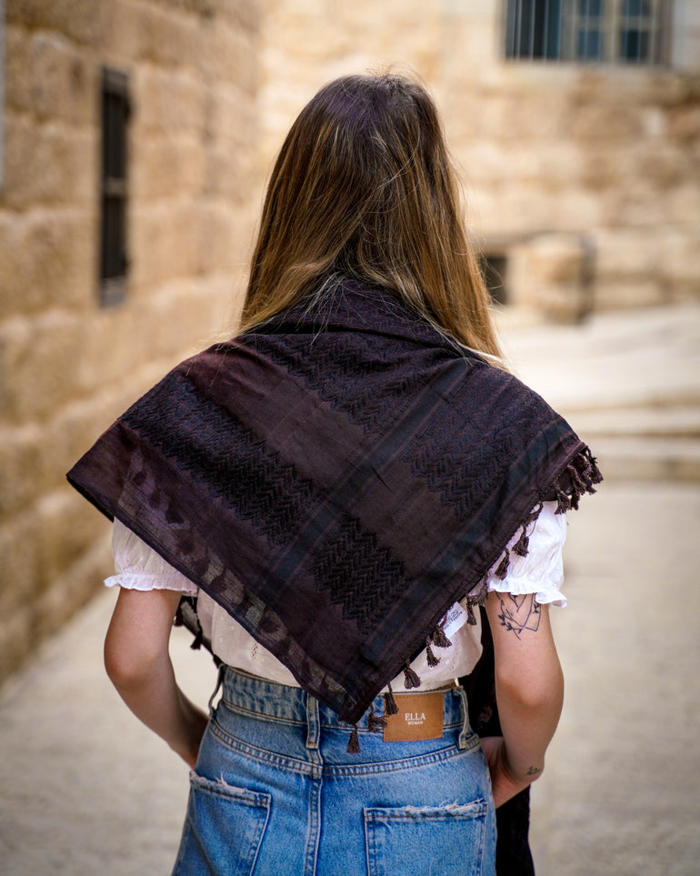 15 Ways to Wear a Keffiyeh & Shemagh (PHOTOS) – Hirbawi Kufiya