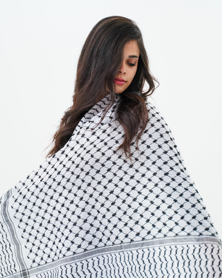 15 Ways to Wear a Keffiyeh & Shemagh (PHOTOS) – Kufiya.org