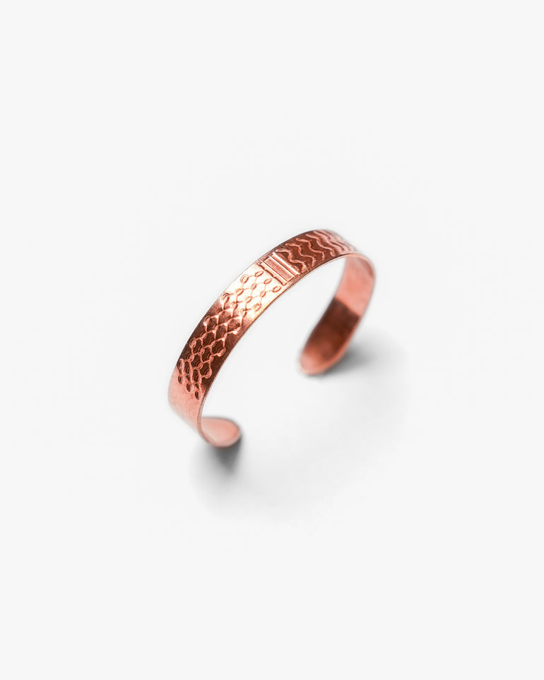 How to Wear the Kufiya, Keffiyeh, Shemagh – Hirbawi Kufiya